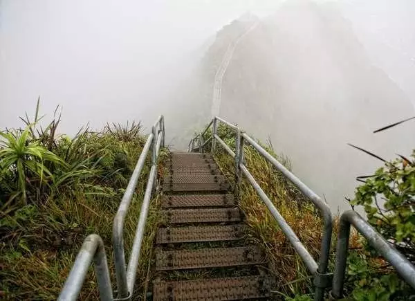 De Haʻikū Stairs yn Oahu, Hawaï