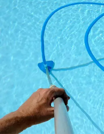 Hvordan vedlikeholde et basseng før du begynner