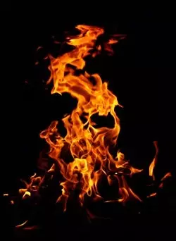 Sukurkite ugnies duobę – liepsnos