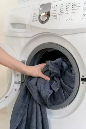 洗衣机漏水 - 装载洗衣机