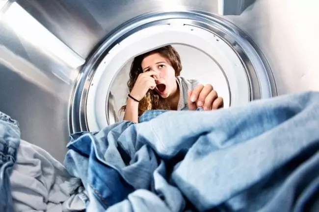 Гори мирис од вашата машина за сушење? 6 Поправки сам