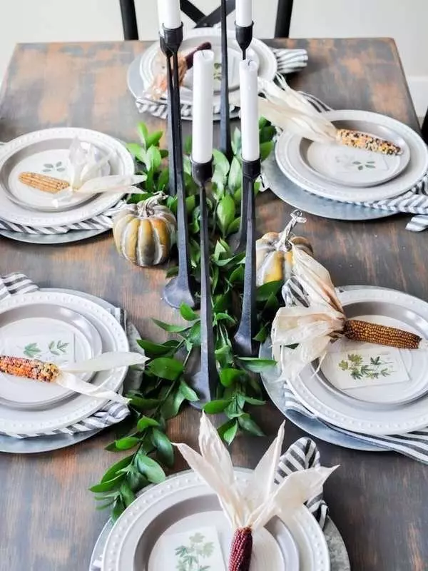 Indian Corn Thanksgiving Table Ideas