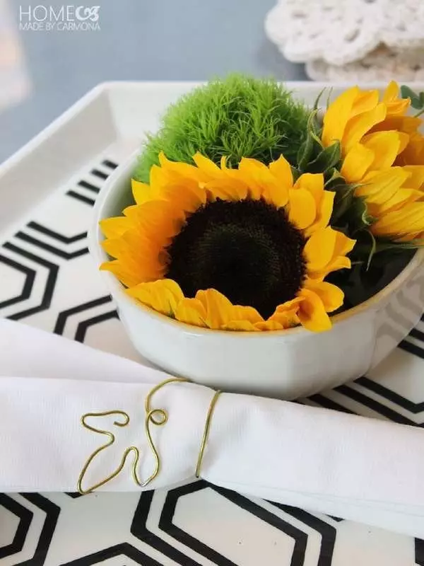 Ideeën voor zonnebloemen Thanksgiving-tafel