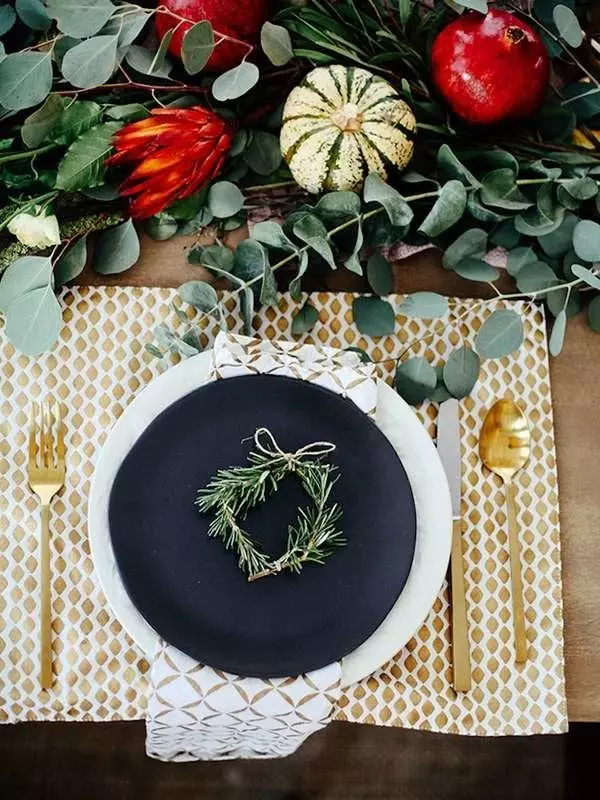 Evergreen Thanksgiving Table Ideas