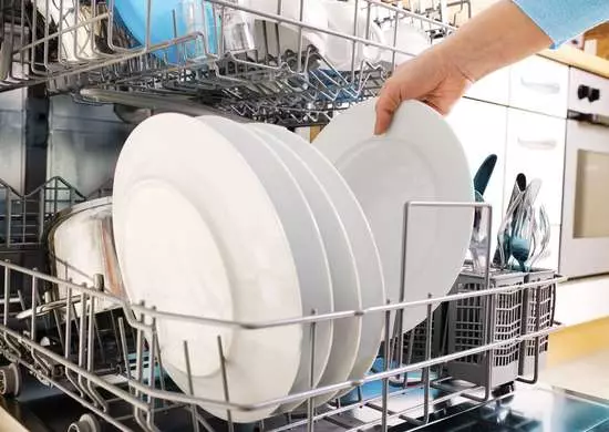 כיצד לנקות את מדיח הכלים שלך עם קול-אייד