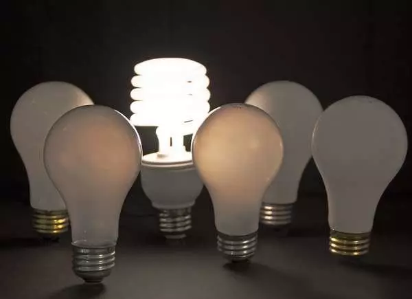 CFL ياكى LED لامپۇچكىغا ئالماشتۇرۇڭ