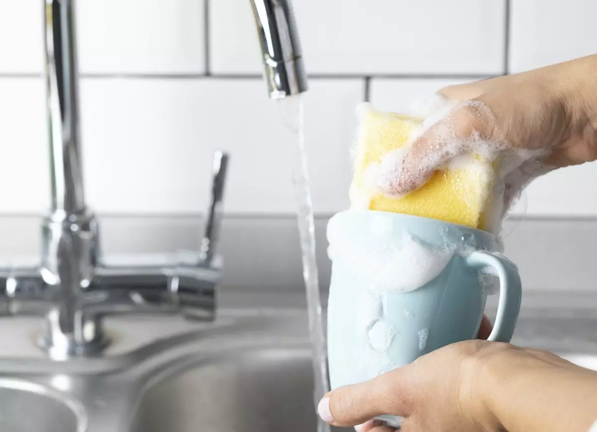 12 trucchi intelligenti per lavare i piatti che nessuno ti ha mai insegnato