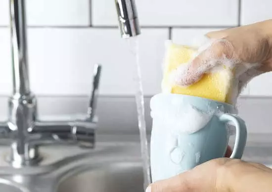 12 порад та хитрощів щодо миття посуду