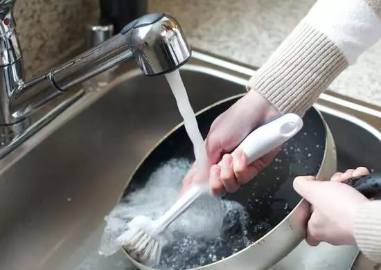 Očistite dok kuhate