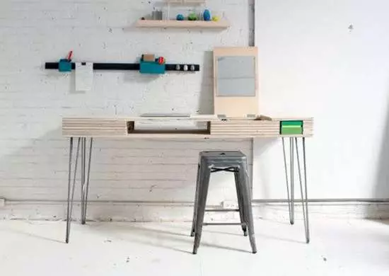 Desk ea DIY