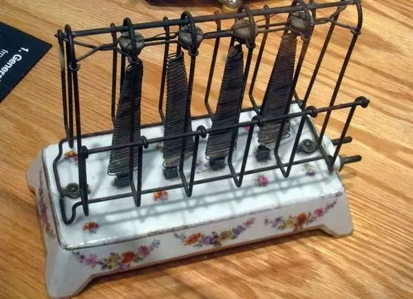 Model D-12 Electric Toaster