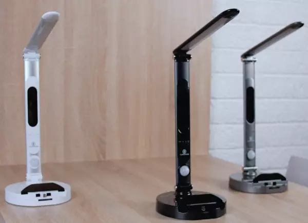 Multitasking Desk Lamp schafft vun Doheem