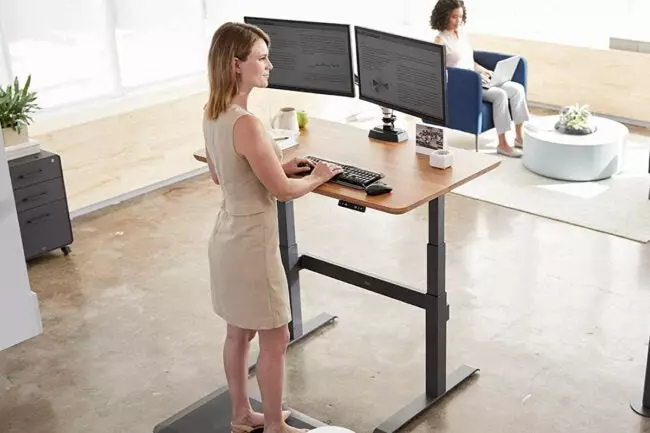 Las mejores opciones de escritorio para sentarse de pie