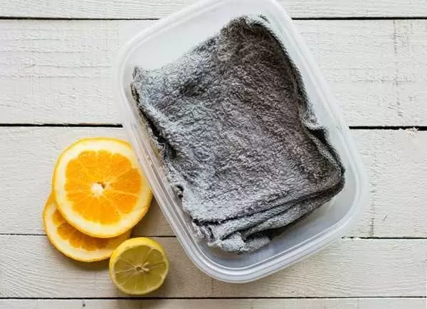 DIY-Reusable-Dryer-Sheets-with-Dish-Towels-le-Vinegar