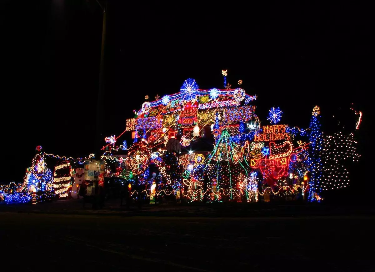 15 volte le decorazioni di Natale all'aperto sono andate troppo oltre