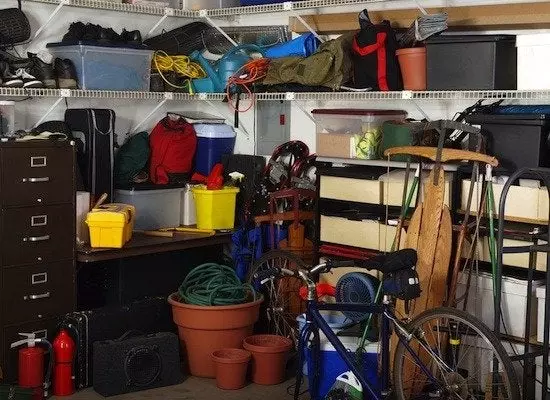 Faites de la place pour la voiture : 7 organisateurs de garage faciles à faire soi-même