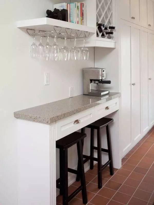 Smart Kitchen Storage Ideas - botlolo ea veine le raka ea khalase