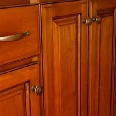 Ngwaike Cabinet: Ụdị 10 iji mee ka kichin gị dị ike