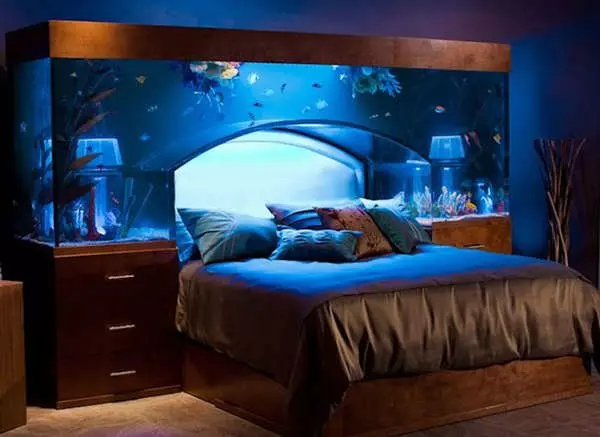 水族館のベッド
