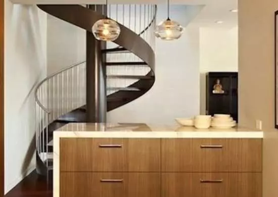 Modernong Spiral Staircase