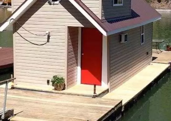 Tiny Floating Home