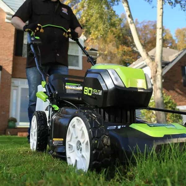 Bob Vila ၏ $3,000 Complete Yard Care Giveaway with Greenworks