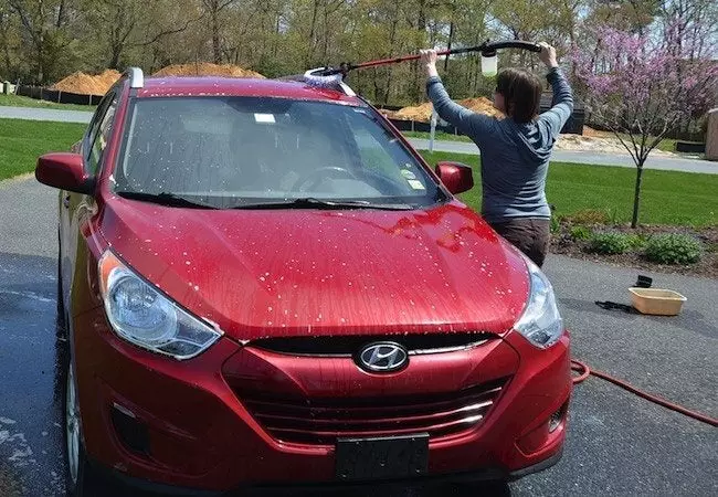 कार कैसे धोएं