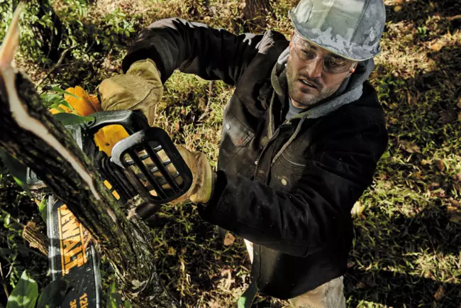 Chainsaw batrị kacha mma