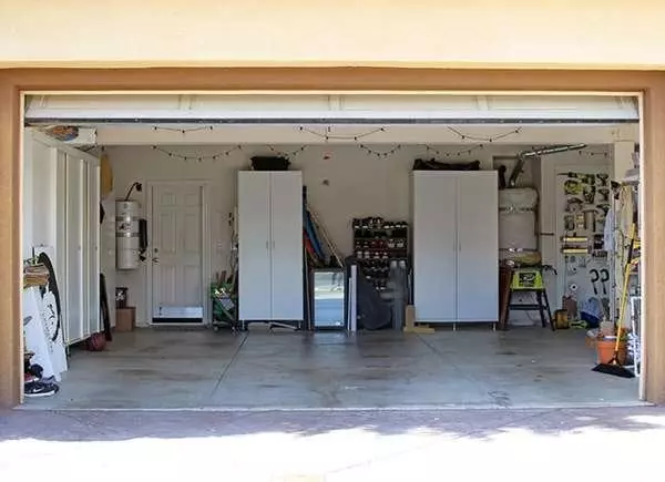 O renovare a garajului cu stocare unificată