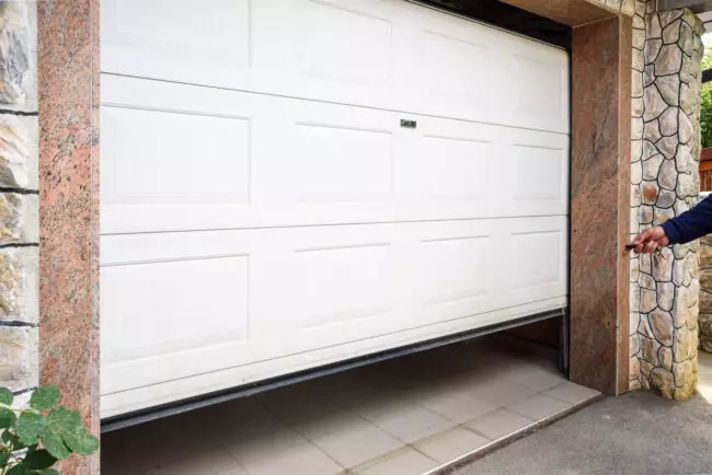 монтаж на отваряне на гаражна врата