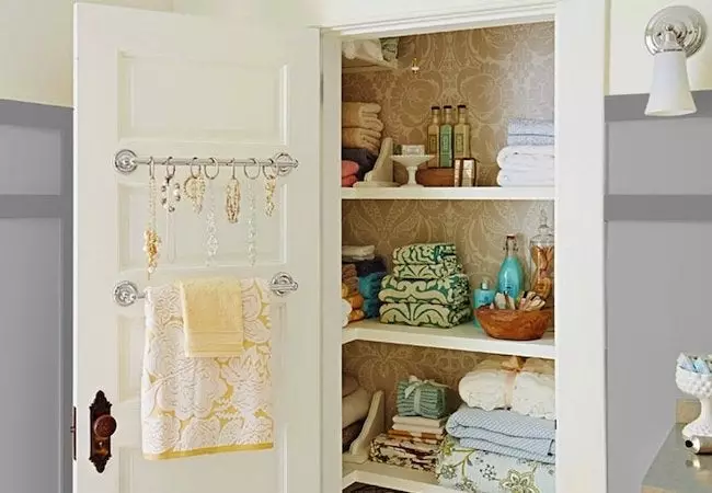 Ideje za majhne omare - prenovljene palice za brisače