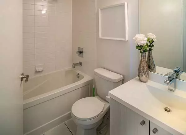 No instale azulejos de baño nuevos antes de la venta de la casa