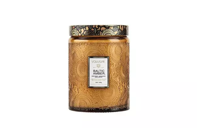 Лепшы варыянт каляднай свечкі: свечка Voluspa Baltic Amber Large Jar