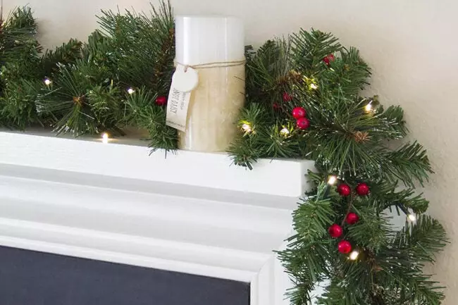 Cea mai bună opțiune de ghirlandă de Crăciun: Best Choice Products Ghirlanda de Crăciun artificială fără fir pre-iluminată de 9 ft