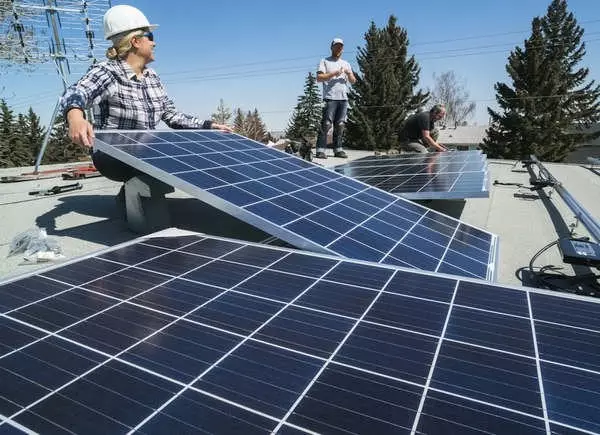 Pronajaté solární panely vs instalace solárních panelů