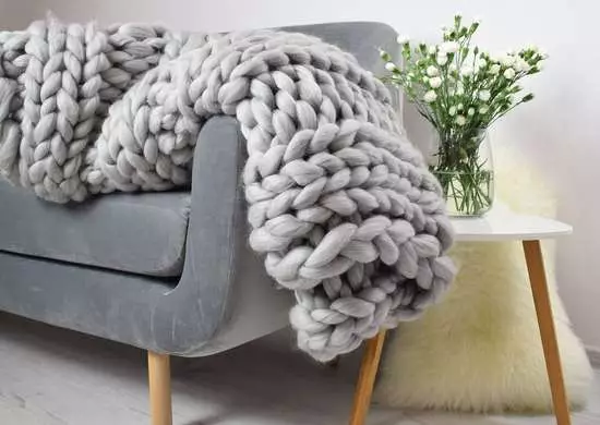 I-Chunky Knit Blanket