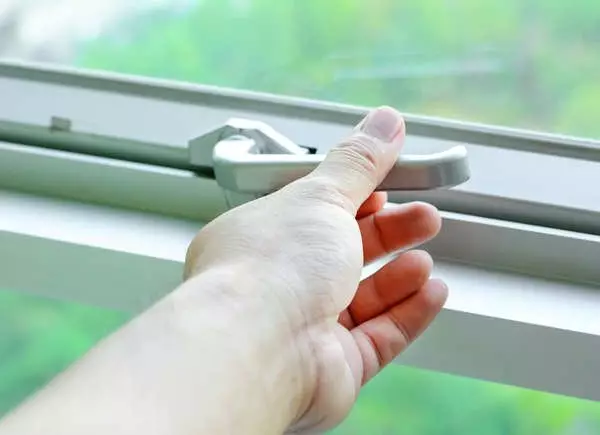 खिड़कियों के माध्यम से गर्मी का नुकसान