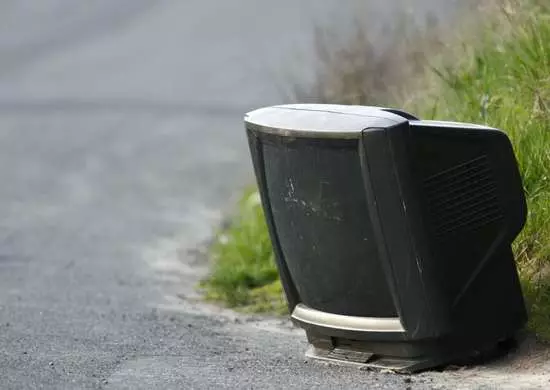 Televisores usados y aparatos electrónicos antiguos