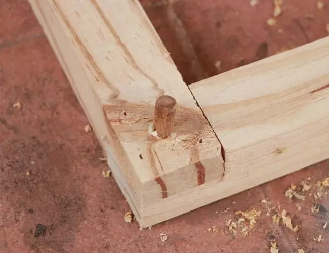 7 στιβαροί τύποι αρμών ξύλου - Η άρθρωση πείρου