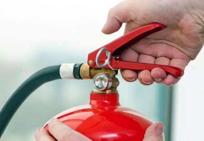 Cómo usar extintores de incendios
