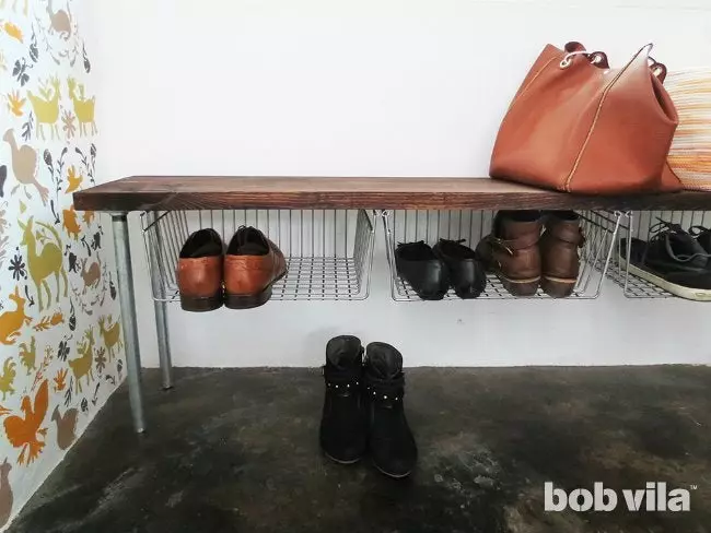 DIY Shoe Storage - ပြီးသွားသော ခုံတန်းလျား၏ အနီးကပ်ပုံ