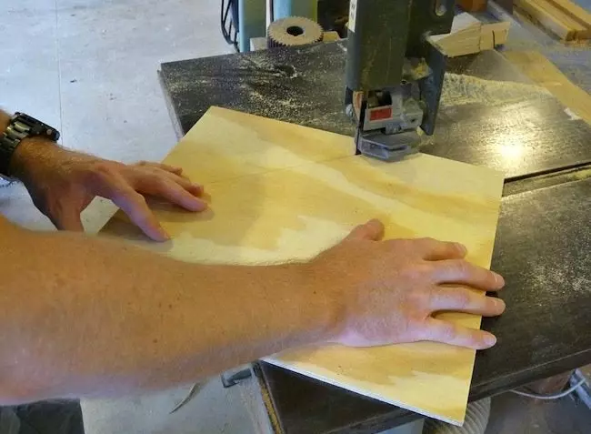 Rak Majalah Plywood DIY - Cutting Plywood
