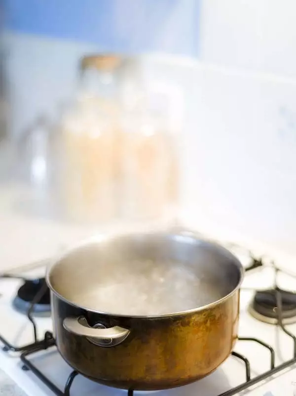 Bucătăriile cu umiditate ridicată provoacă mucegai