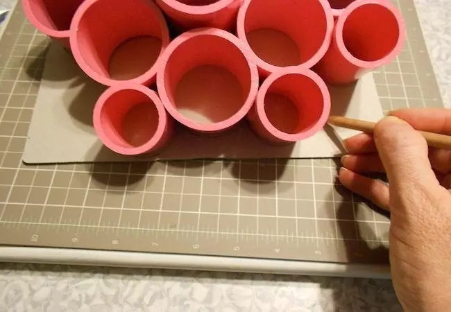 Výroba DIY organizéru na stůl z PVC trubek