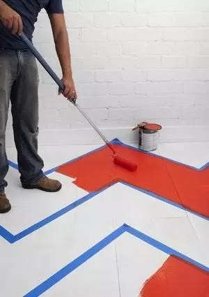 塗られた床-テーピング