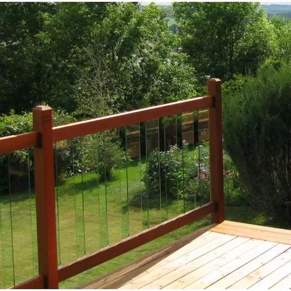 ra'ayoyin bene na Gilashin Deck Railing