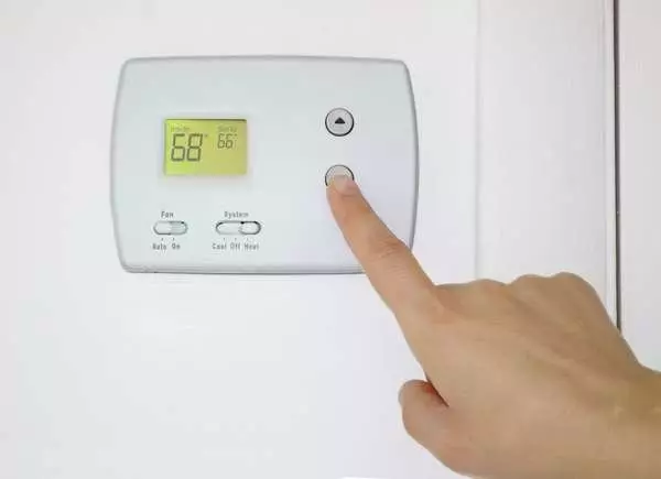 Lungisa i-thermostat ebusika
