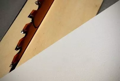 ಲ್ಯಾಮಿನೇಟ್ ಅನ್ನು ಹೇಗೆ ಕತ್ತರಿಸುವುದು - ವೃತ್ತಾಕಾರದ ಗರಗಸದ ಬ್ಲೇಡ್