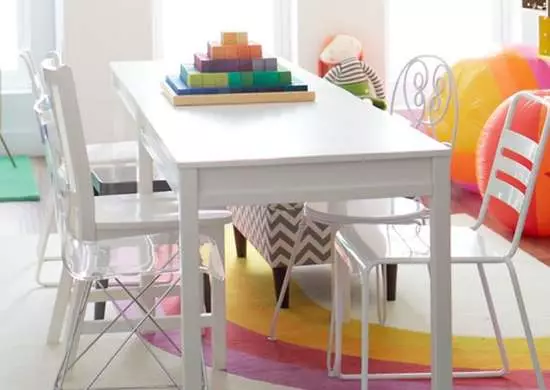 Используйте столовую как игровую комнату, когда она не используется