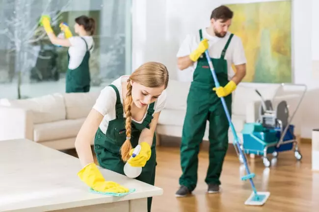 Koja je sadašnja cijena za čišćenje kuće